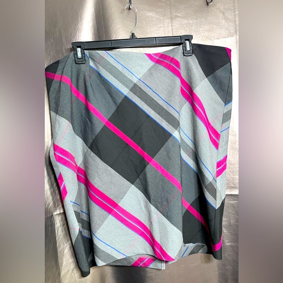 torrid | Skirts | Torrid Plus Size 24 Straight Skirt Grey Black Pink ...